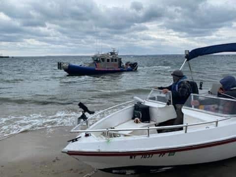Westchester County Police Department Marine Unit Frees Stuck Boat from ...